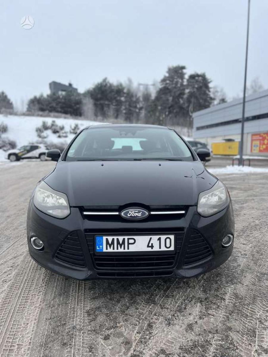 Black Ford Focus 2012 in Vilnius, with an engine capacity of 1.60 L and mileage of 330 thousand km for 3250 €, photo 2 on AUTOMOTO.COM.LV