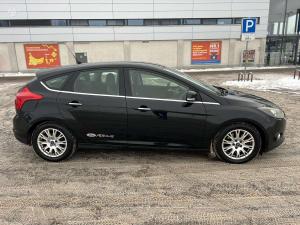 Black Ford Focus 2012 in Vilnius, with an engine capacity of 1.60 L and mileage of 330 thousand km for 3250 €, photo 4 on AUTOMOTO.COM.LV