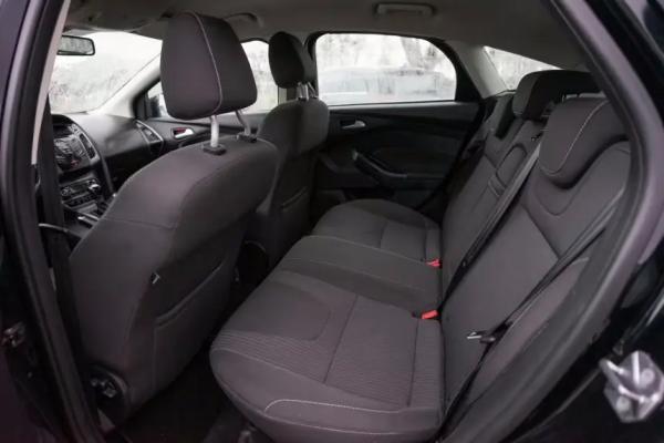 Black Ford Focus 2012 in Liepaja, with an engine capacity of 1.00 L and mileage of 192 thousand km for 4850 €, photo 8 on AUTOMOTO.COM.LV