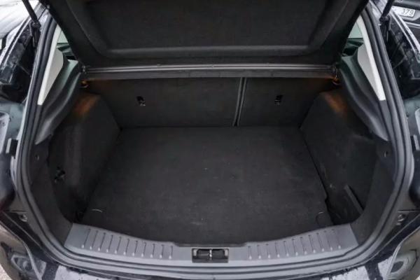 Black Ford Focus 2012 in Liepaja, with an engine capacity of 1.00 L and mileage of 192 thousand km for 4850 €, photo 9 on AUTOMOTO.COM.LV