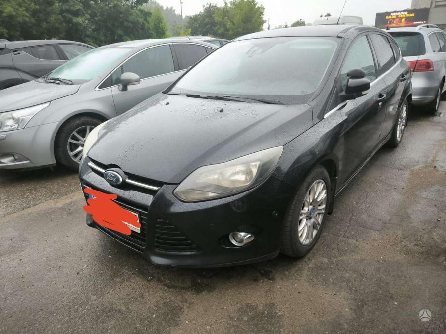 Black Ford Focus 2012 in Vilnius, with an engine capacity of 1.60 L and mileage of 400 thousand km for 900 €, photo 1 on AUTOMOTO.COM.LV