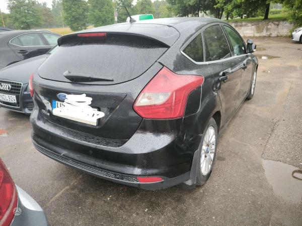 Melns Ford Focus 2012 Viļņa, ar dzinēja tilpumu 1.60 L un nobraukumu 400 tūkst. km par 900 €, foto 2 vietnē AUTOMOTO.COM.LV