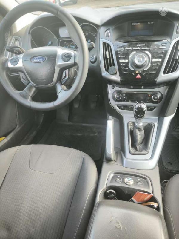 Melns Ford Focus 2012 Viļņa, ar dzinēja tilpumu 1.60 L un nobraukumu 400 tūkst. km par 900 €, foto 3 vietnē AUTOMOTO.COM.LV