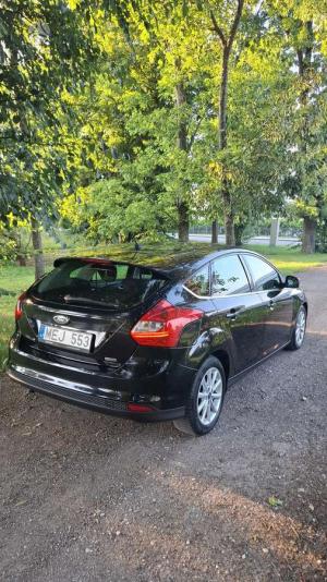 Melns Ford Focus 2012 Kauņa, ar dzinēja tilpumu 1.00 L un nobraukumu 170 tūkst. km par 2300 €, foto 3 vietnē AUTOMOTO.COM.LV