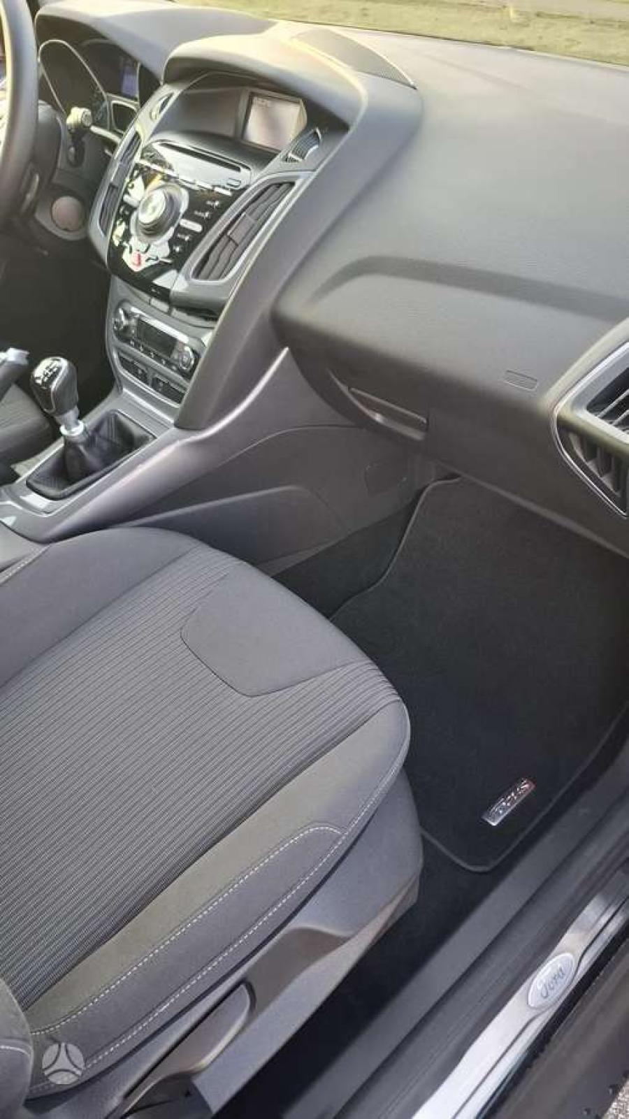 Melns Ford Focus 2012 Kauņa, ar dzinēja tilpumu 1.00 L un nobraukumu 170 tūkst. km par 2300 €, foto 9 vietnē AUTOMOTO.COM.LV