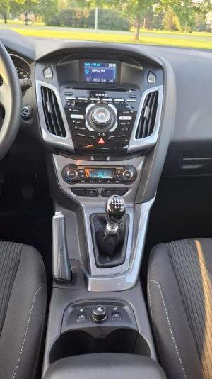 Melns Ford Focus 2012 Kauņa, ar dzinēja tilpumu 1.00 L un nobraukumu 170 tūkst. km par 2300 €, foto 12 vietnē AUTOMOTO.COM.LV