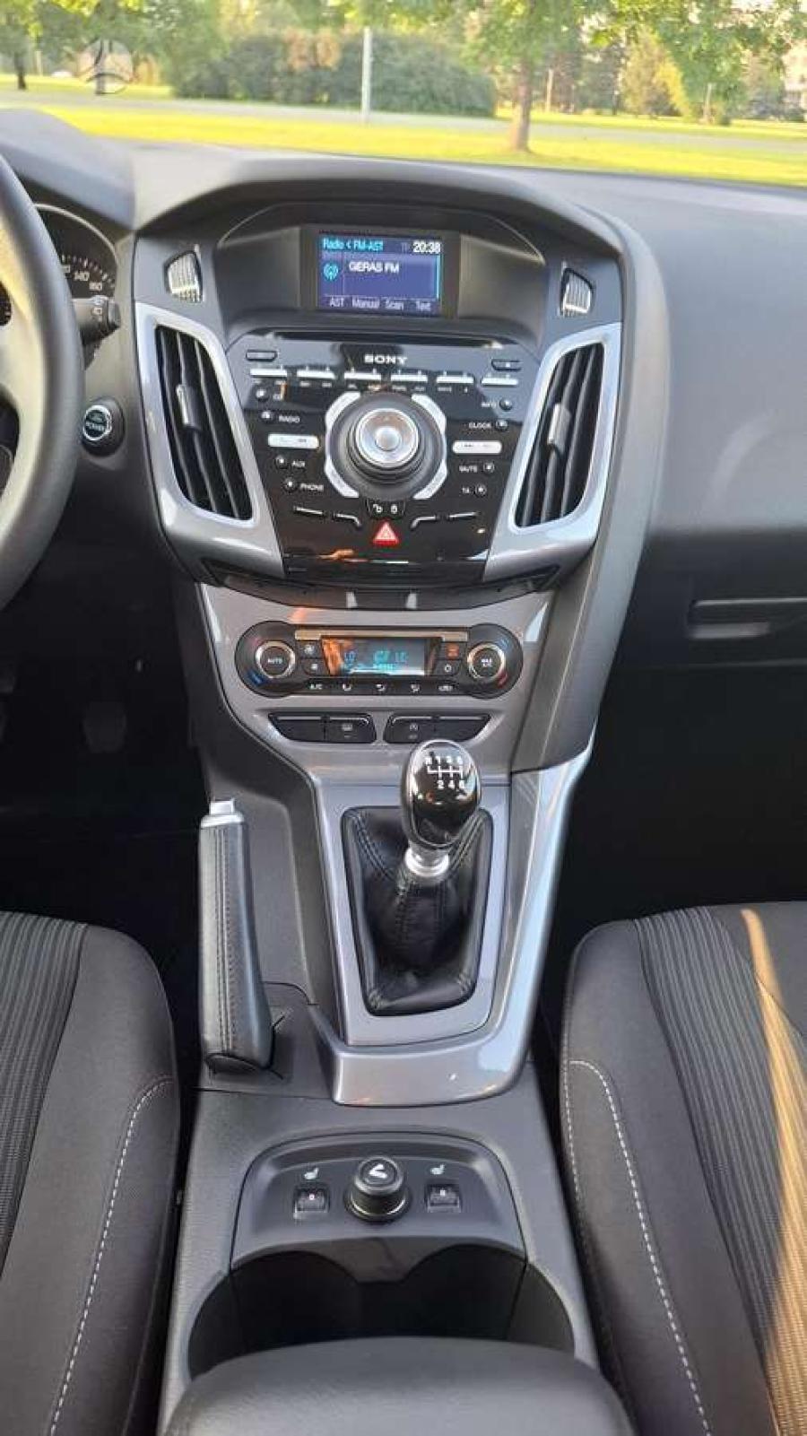 Melns Ford Focus 2012 Kauņa, ar dzinēja tilpumu 1.00 L un nobraukumu 170 tūkst. km par 2300 €, foto 12 vietnē AUTOMOTO.COM.LV