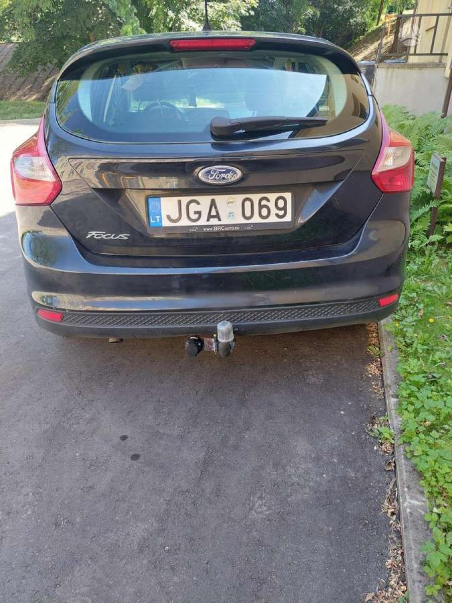 Black Ford Focus 2012 in Vilnius, with an engine capacity of 1.56 L and mileage of 207 thousand km for 3790 €, photo 5 on AUTOMOTO.COM.LV