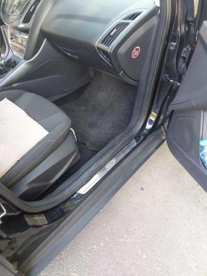 Black Ford Focus 2012 in Vilnius, with an engine capacity of 1.56 L and mileage of 207 thousand km for 3790 €, photo 8 on AUTOMOTO.COM.LV