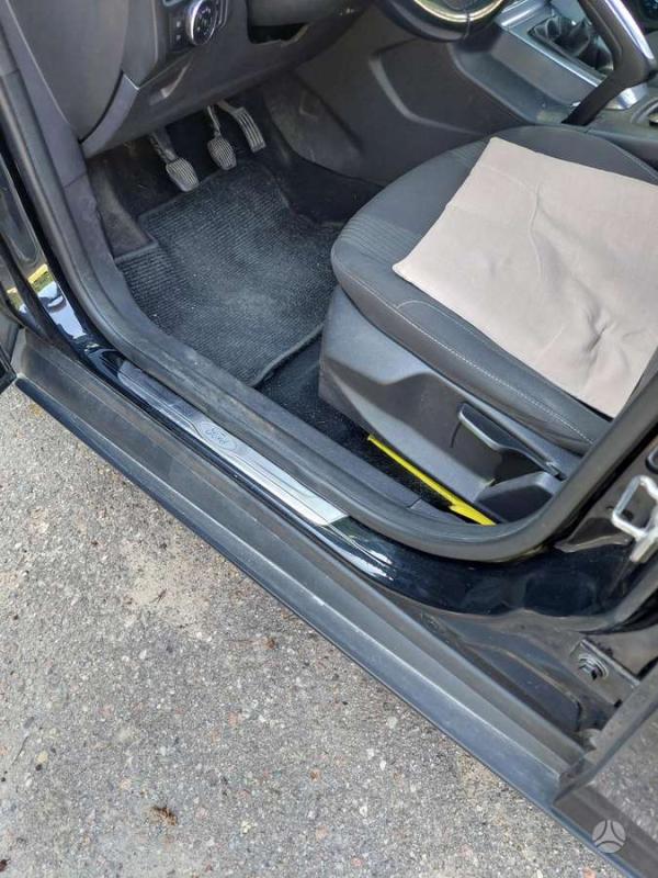 Black Ford Focus 2012 in Vilnius, with an engine capacity of 1.56 L and mileage of 207 thousand km for 3790 €, photo 8 on AUTOMOTO.COM.LV
