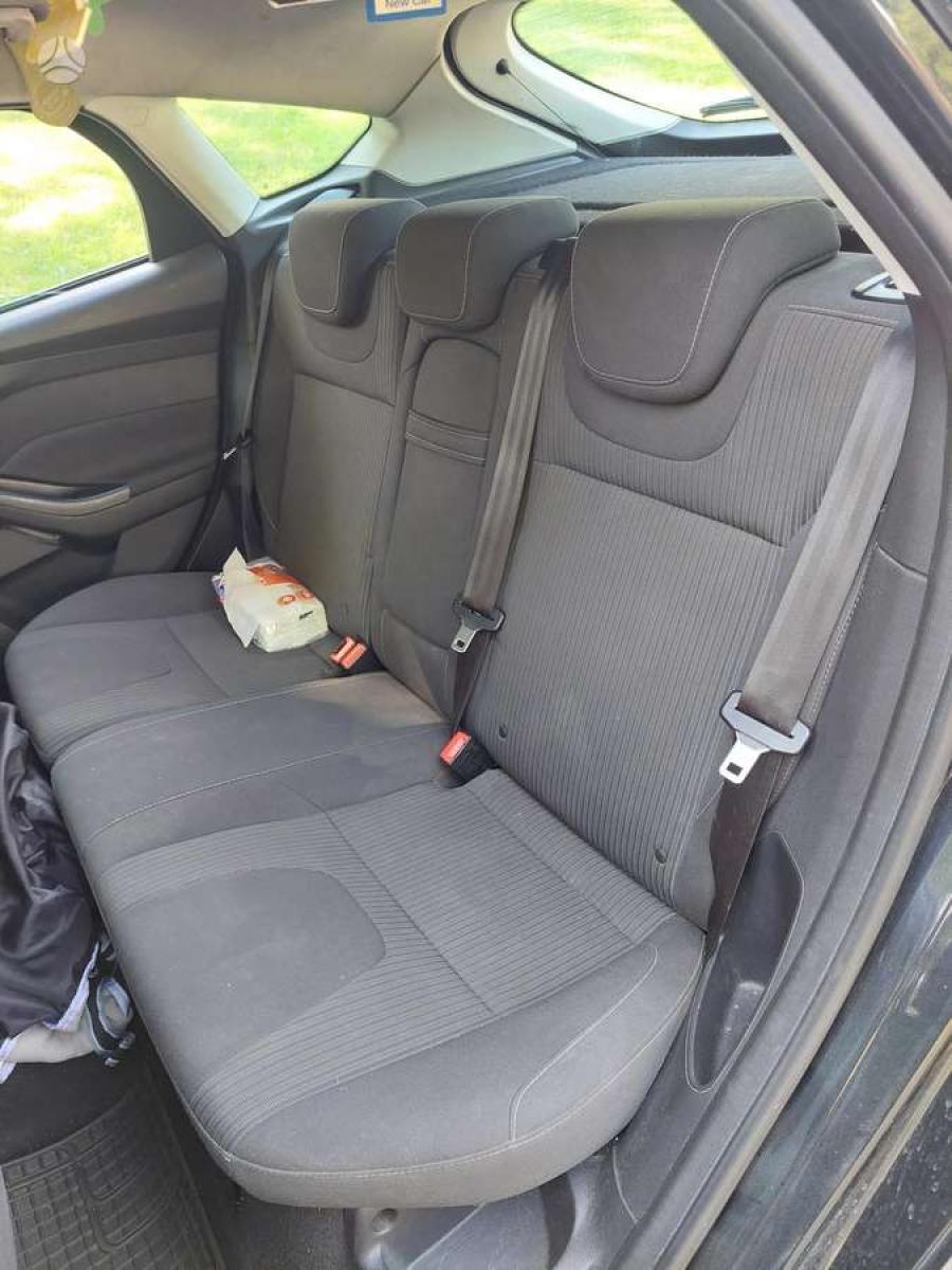Black Ford Focus 2012 in Vilnius, with an engine capacity of 1.56 L and mileage of 207 thousand km for 3790 €, photo 11 on AUTOMOTO.COM.LV