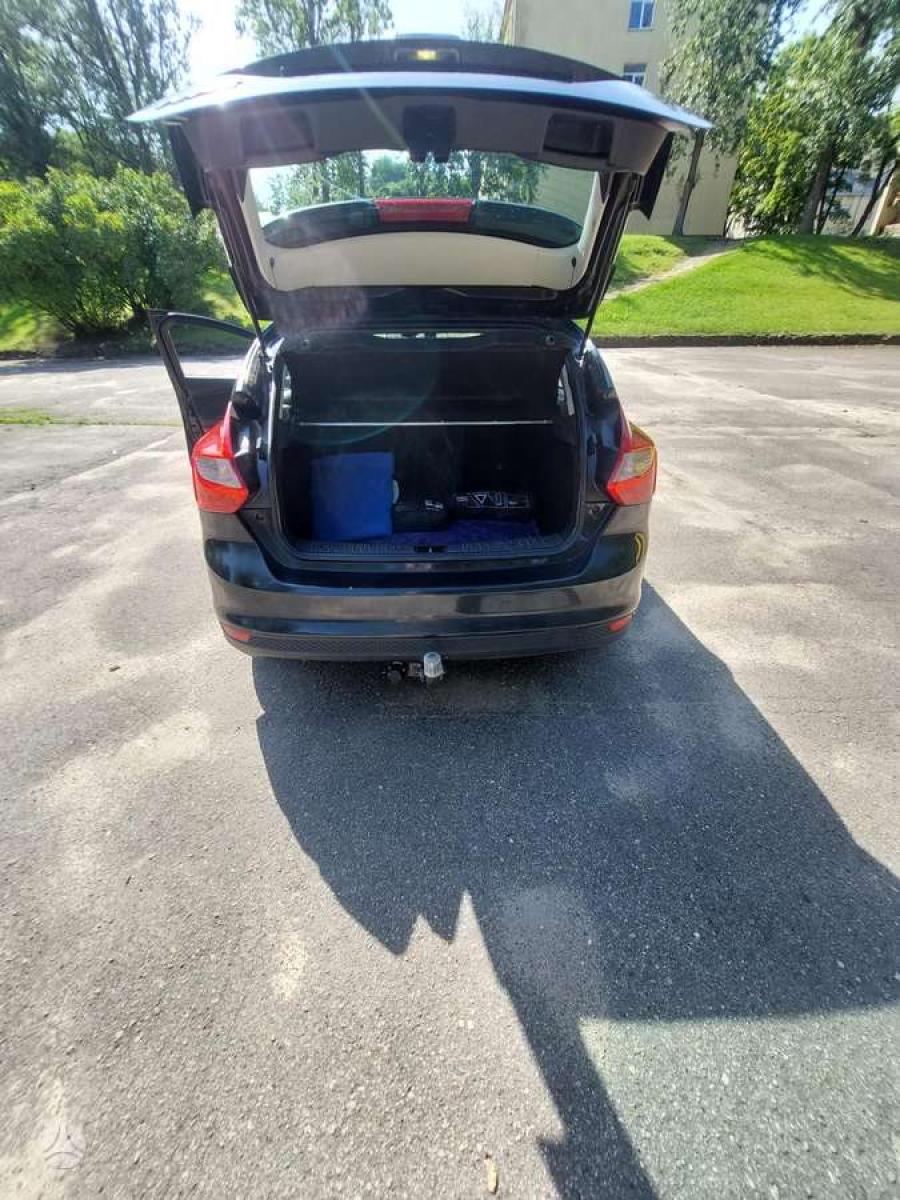 Black Ford Focus 2012 in Vilnius, with an engine capacity of 1.56 L and mileage of 207 thousand km for 3790 €, photo 16 on AUTOMOTO.COM.LV