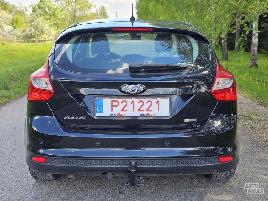 Melns Ford Focus 2013 Ariogala, ar dzinēja tilpumu 1.60 L un nobraukumu 280 tūkst. km par 3500 €, foto 4 vietnē AUTOMOTO.COM.LV