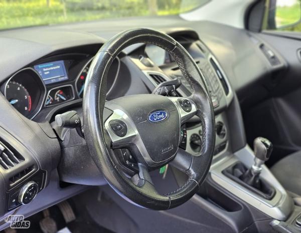 Melns Ford Focus 2013 Ariogala, ar dzinēja tilpumu 1.60 L un nobraukumu 280 tūkst. km par 3500 €, foto 7 vietnē AUTOMOTO.COM.LV