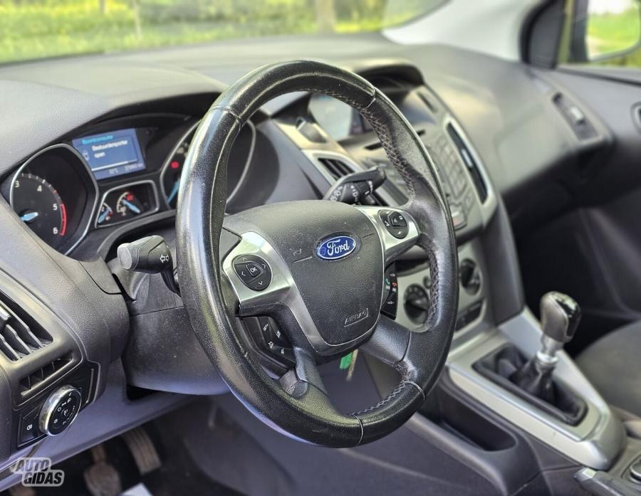 Melns Ford Focus 2013 Ariogala, ar dzinēja tilpumu 1.60 L un nobraukumu 280 tūkst. km par 3500 €, foto 8 vietnē AUTOMOTO.COM.LV