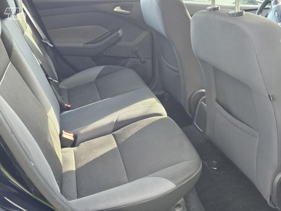 Melns Ford Focus 2013 Ariogala, ar dzinēja tilpumu 1.60 L un nobraukumu 280 tūkst. km par 3500 €, foto 18 vietnē AUTOMOTO.COM.LV