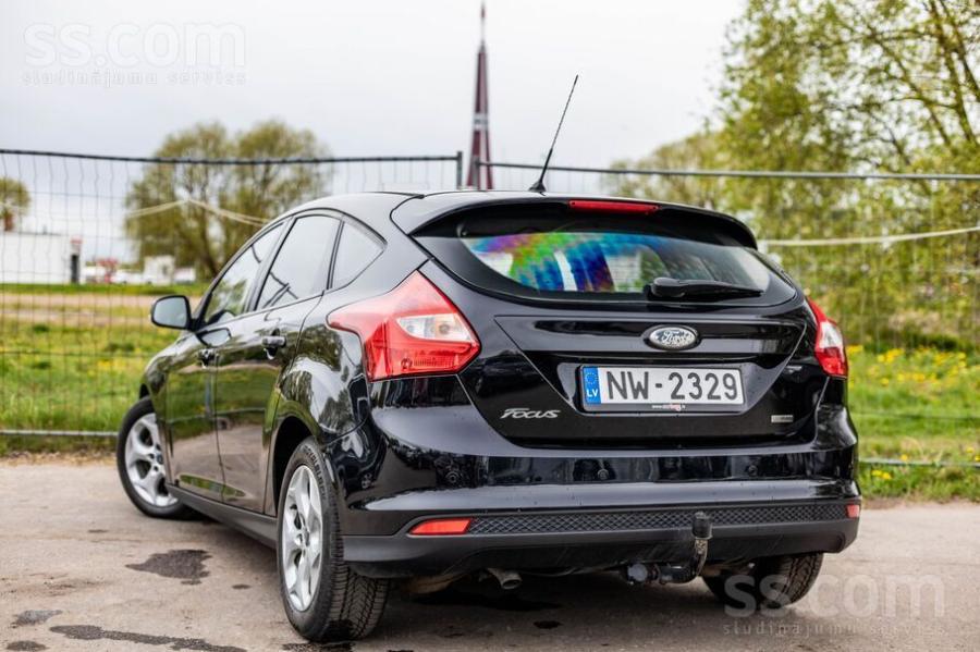 Melns Ford Focus 2013 Rīga, ar dzinēja tilpumu 1.60 L un nobraukumu 234 tūkst. km par 4590 €, foto 7 vietnē AUTOMOTO.COM.LV