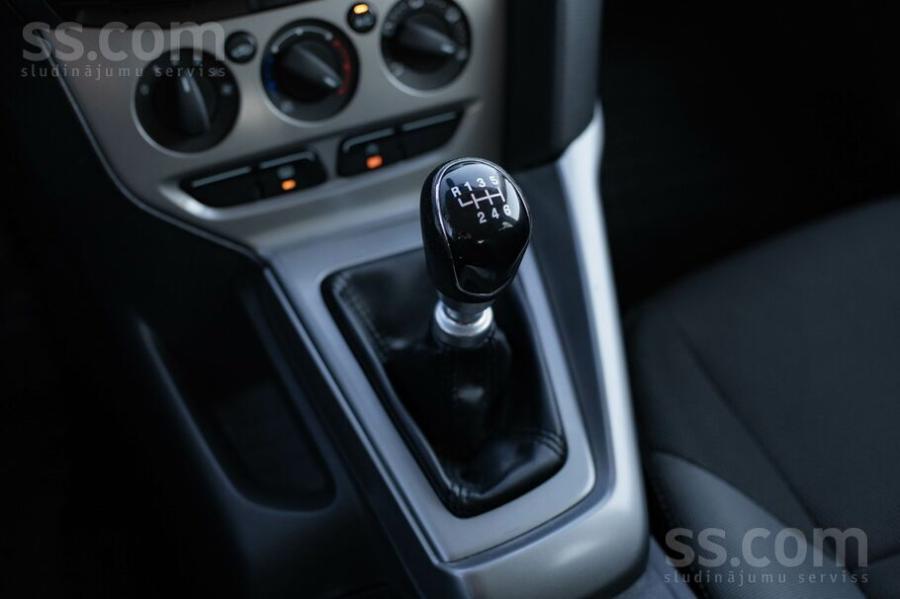 Melns Ford Focus 2013 Rīga, ar dzinēja tilpumu 1.60 L un nobraukumu 234 tūkst. km par 4590 €, foto 22 vietnē AUTOMOTO.COM.LV