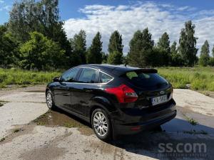 Melns Ford Focus 2013 Valmiera, ar dzinēja tilpumu 1.60 L un nobraukumu 225 tūkst. km par 3000 €, foto 4 vietnē AUTOMOTO.COM.LV