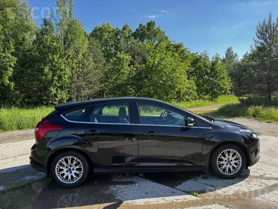 Melns Ford Focus 2013 Valmiera, ar dzinēja tilpumu 1.60 L un nobraukumu 225 tūkst. km par 3000 €, foto 6 vietnē AUTOMOTO.COM.LV