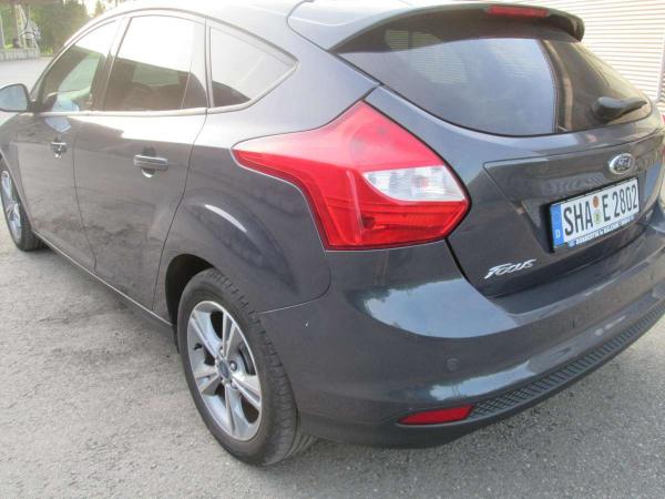 Black Ford Focus 2013 in Kelme, with an engine capacity of 1.00 L and mileage of 139 thousand km for 3950 €, photo 5 on AUTOMOTO.COM.LV