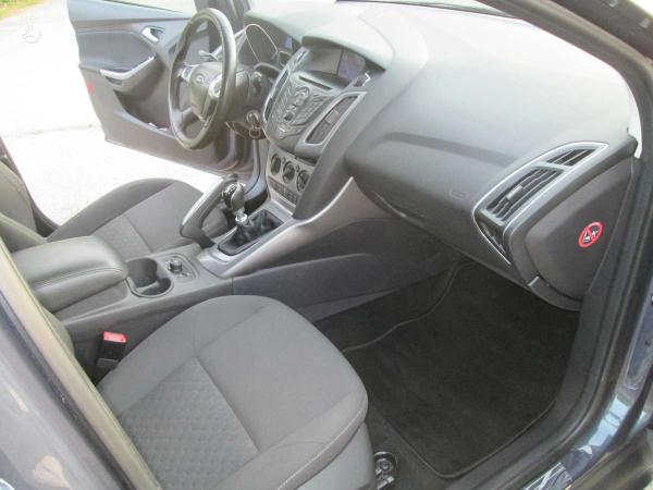 Black Ford Focus 2013 in Kelme, with an engine capacity of 1.00 L and mileage of 139 thousand km for 3950 €, photo 8 on AUTOMOTO.COM.LV