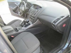 Melns Ford Focus 2013 Kelmė, ar dzinēja tilpumu 1.00 L un nobraukumu 139 tūkst. km par 3950 €, foto 9 vietnē AUTOMOTO.COM.LV