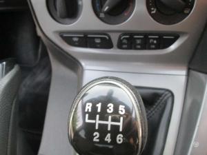 Melns Ford Focus 2013 Kelmė, ar dzinēja tilpumu 1.00 L un nobraukumu 139 tūkst. km par 3950 €, foto 10 vietnē AUTOMOTO.COM.LV