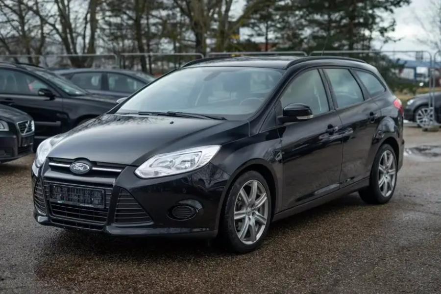 Melns Ford Focus 2013 Liepāja, ar dzinēja tilpumu 1.60 L un nobraukumu 227 tūkst. km par 5500 €, foto 1 vietnē AUTOMOTO.COM.LV