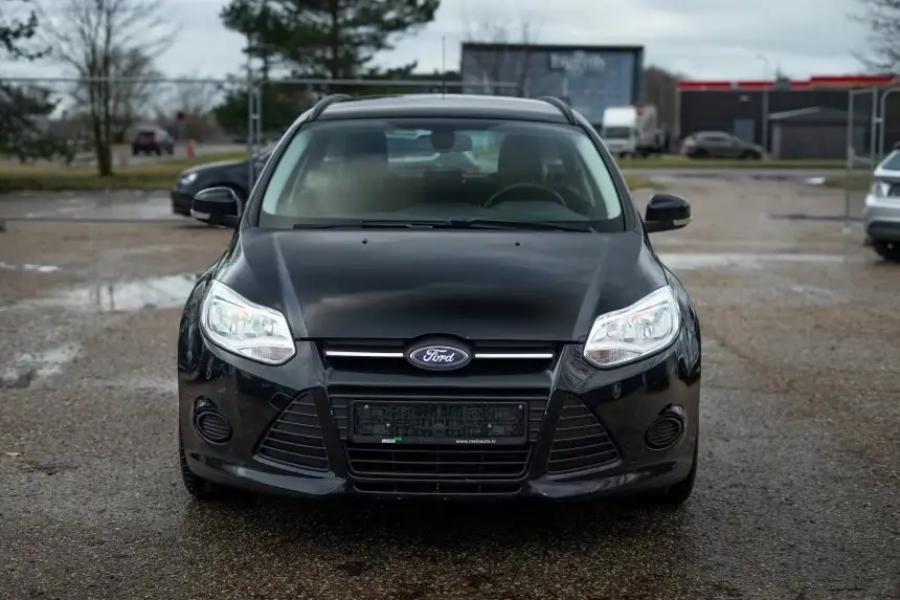 Melns Ford Focus 2013 Liepāja, ar dzinēja tilpumu 1.60 L un nobraukumu 227 tūkst. km par 5500 €, foto 7 vietnē AUTOMOTO.COM.LV