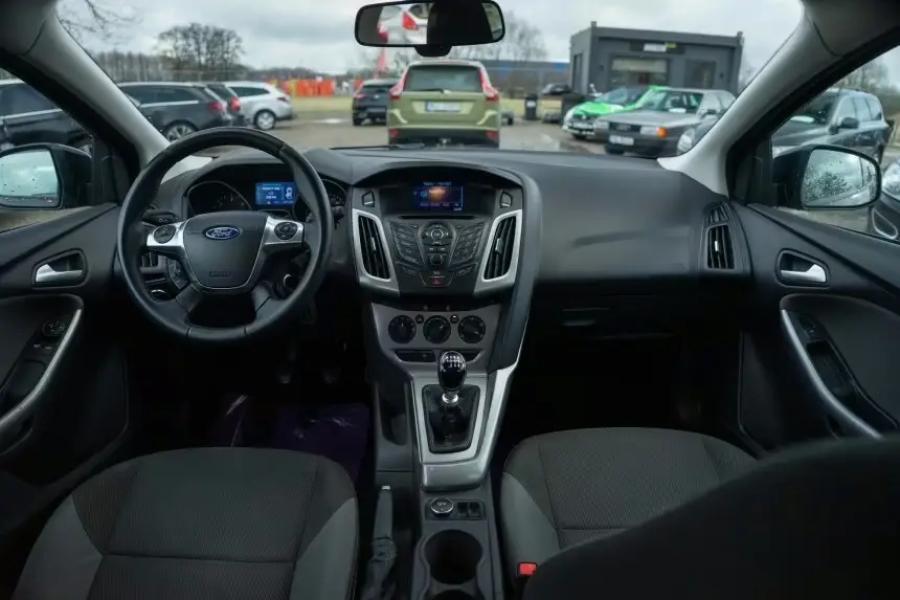 Melns Ford Focus 2013 Liepāja, ar dzinēja tilpumu 1.60 L un nobraukumu 227 tūkst. km par 5500 €, foto 8 vietnē AUTOMOTO.COM.LV