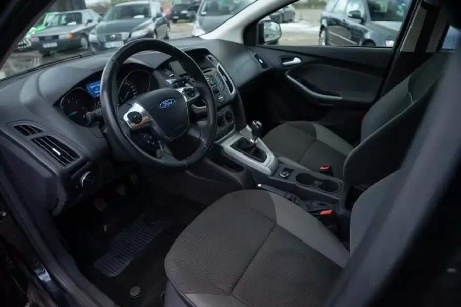 Melns Ford Focus 2013 Liepāja, ar dzinēja tilpumu 1.60 L un nobraukumu 227 tūkst. km par 5500 €, foto 9 vietnē AUTOMOTO.COM.LV
