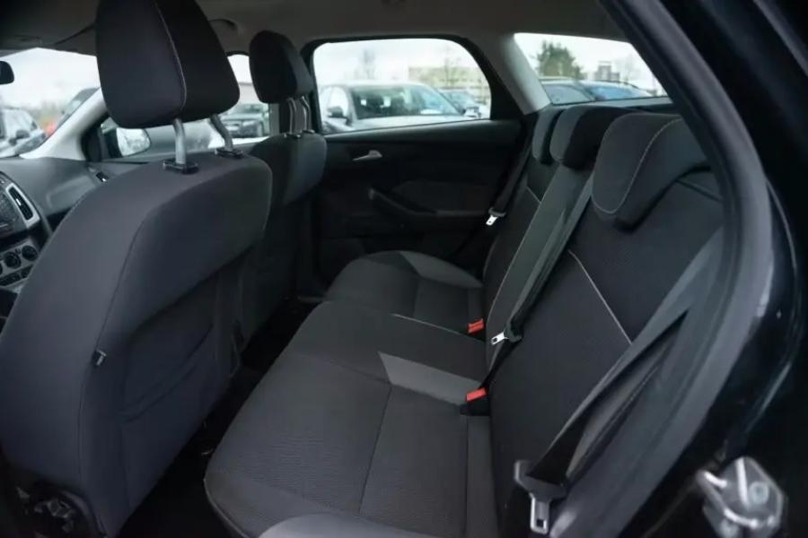 Melns Ford Focus 2013 Liepāja, ar dzinēja tilpumu 1.60 L un nobraukumu 227 tūkst. km par 5500 €, foto 10 vietnē AUTOMOTO.COM.LV