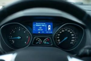 Melns Ford Focus 2013 Liepāja, ar dzinēja tilpumu 1.60 L un nobraukumu 227 tūkst. km par 5500 €, foto 15 vietnē AUTOMOTO.COM.LV