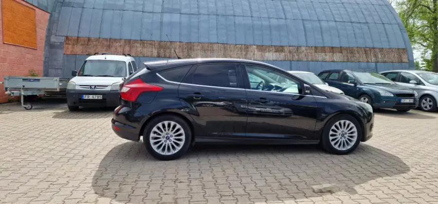 Melns Ford Focus 2013 Valmiera, ar dzinēja tilpumu 1.60 L un nobraukumu 242 tūkst. km par 4350 €, foto 3 vietnē AUTOMOTO.COM.LV