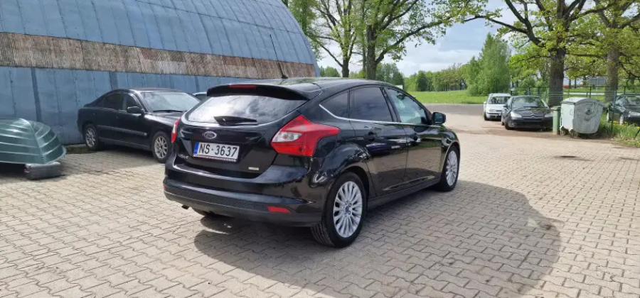 Melns Ford Focus 2013 Valmiera, ar dzinēja tilpumu 1.60 L un nobraukumu 242 tūkst. km par 4350 €, foto 4 vietnē AUTOMOTO.COM.LV