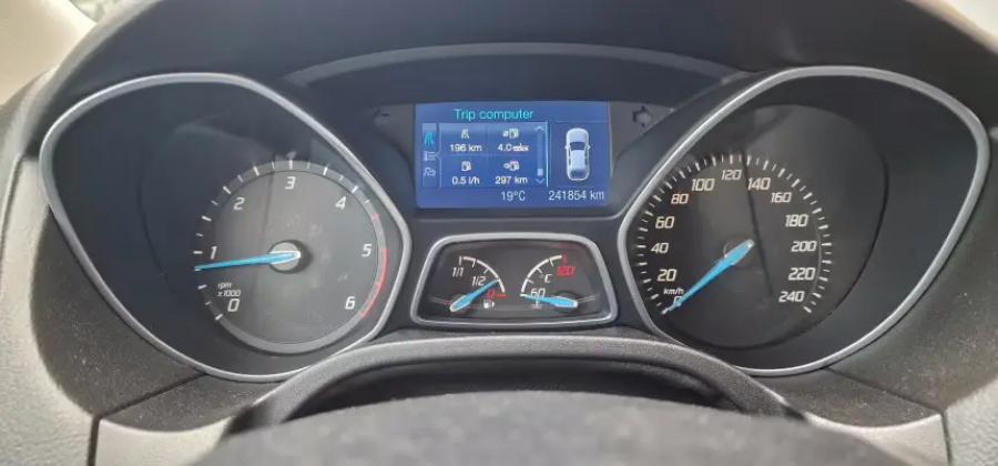 Melns Ford Focus 2013 Valmiera, ar dzinēja tilpumu 1.60 L un nobraukumu 242 tūkst. km par 4350 €, foto 12 vietnē AUTOMOTO.COM.LV