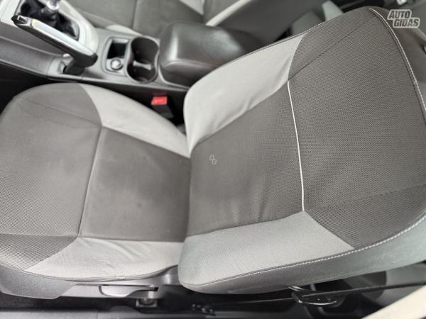 Melns Ford Focus 2013 Utena, ar dzinēja tilpumu 1.60 L un nobraukumu 268 tūkst. km par 3600 €, foto 10 vietnē AUTOMOTO.COM.LV