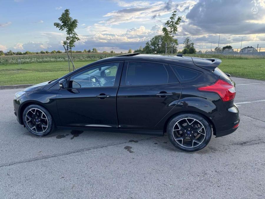 Melns Ford Focus 2013 Šauļi, ar dzinēja tilpumu 1.99 L un nobraukumu 73 tūkst. km par 3300 €, foto 3 vietnē AUTOMOTO.COM.LV