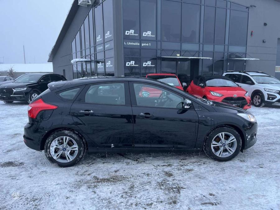 Melns Ford Focus 2014 Tauragė, ar dzinēja tilpumu 1.00 L un nobraukumu 217 tūkst. km par 3500 €, foto 3 vietnē AUTOMOTO.COM.LV