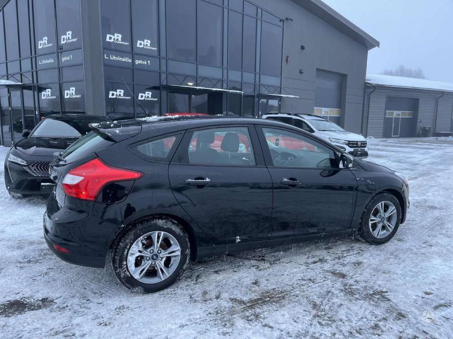 Melns Ford Focus 2014 Tauragė, ar dzinēja tilpumu 1.00 L un nobraukumu 217 tūkst. km par 3500 €, foto 7 vietnē AUTOMOTO.COM.LV