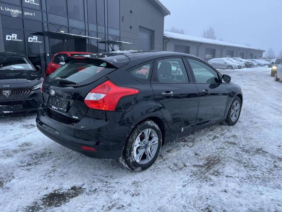 Melns Ford Focus 2014 Tauragė, ar dzinēja tilpumu 1.00 L un nobraukumu 217 tūkst. km par 3500 €, foto 8 vietnē AUTOMOTO.COM.LV