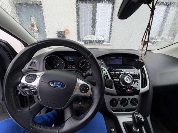 Melns Ford Focus 2014 Kauņa, ar dzinēja tilpumu 1.00 L un nobraukumu 174 tūkst. km par 2250 €, foto 6 vietnē AUTOMOTO.COM.LV
