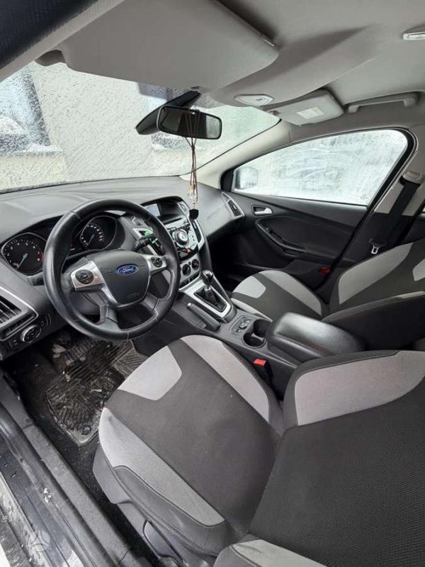 Melns Ford Focus 2014 Kauņa, ar dzinēja tilpumu 1.00 L un nobraukumu 174 tūkst. km par 2250 €, foto 7 vietnē AUTOMOTO.COM.LV
