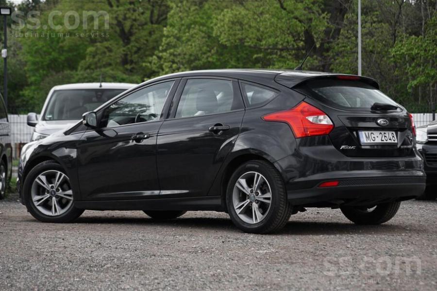 Black Ford Focus 2014 in Riga, with an engine capacity of 1.60 L and mileage of 160 thousand km for 2990 €, photo 4 on AUTOMOTO.COM.LV