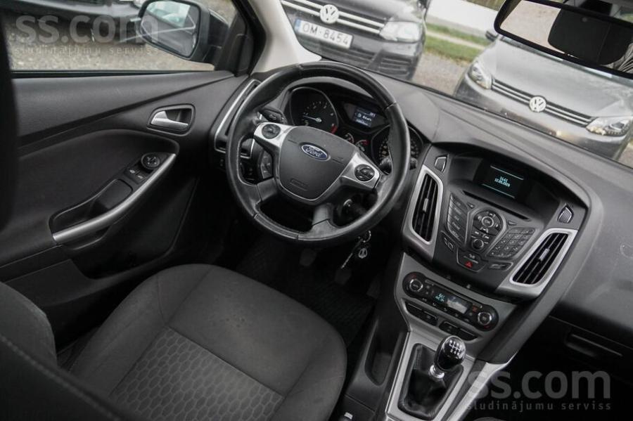 Black Ford Focus 2014 in Riga, with an engine capacity of 1.60 L and mileage of 160 thousand km for 2990 €, photo 8 on AUTOMOTO.COM.LV
