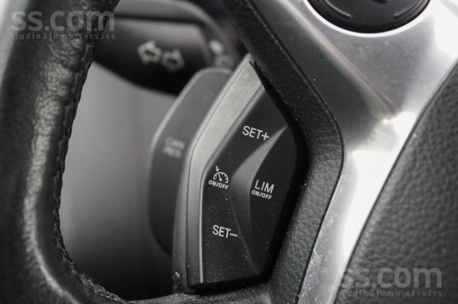 Black Ford Focus 2014 in Riga, with an engine capacity of 1.60 L and mileage of 160 thousand km for 2990 €, photo 12 on AUTOMOTO.COM.LV