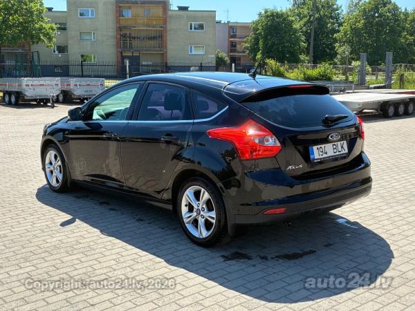 Melns Ford Focus 2014 Pērnava, ar dzinēja tilpumu 1.60 L un nobraukumu 208 tūkst. km par 3400 €, foto 5 vietnē AUTOMOTO.COM.LV