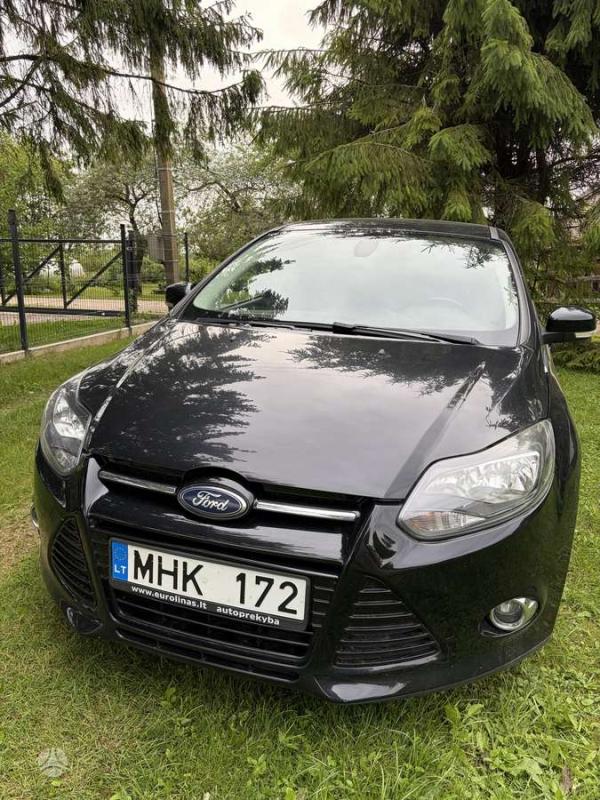Black Ford Focus 2014 in Kaunas, with an engine capacity of 1.00 L and mileage of 119 thousand km for 3900 €, photo 2 on AUTOMOTO.COM.LV