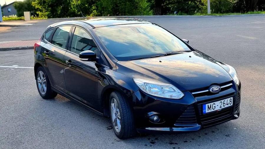 Black Ford Focus 2014 in Cesis, with an engine capacity of 1.60 L and mileage of 161 thousand km for 4200 €, photo 4 on AUTOMOTO.COM.LV